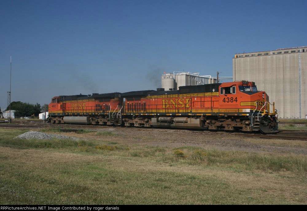BNSF 4384
